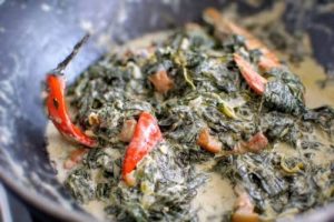 How to Cook the Best Laing Recipes (Dried Taro Leaves With Coconut Milk ...