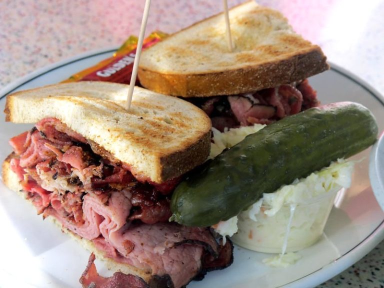 How To Make The Best Pastrami Sandwich