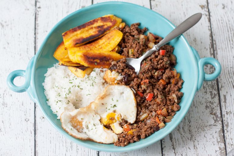 How To Cook The Best Arroz Ala Cubana | Eat Like Pinoy